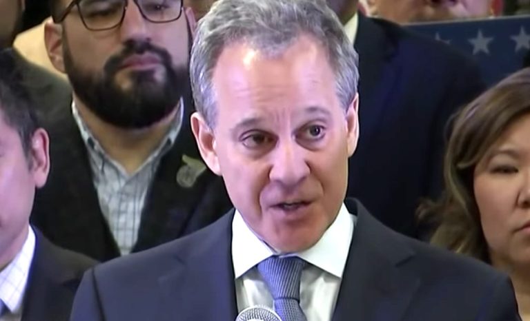 NY Attorney General Eric Schneiderman Resigns Over Allegations Of ...