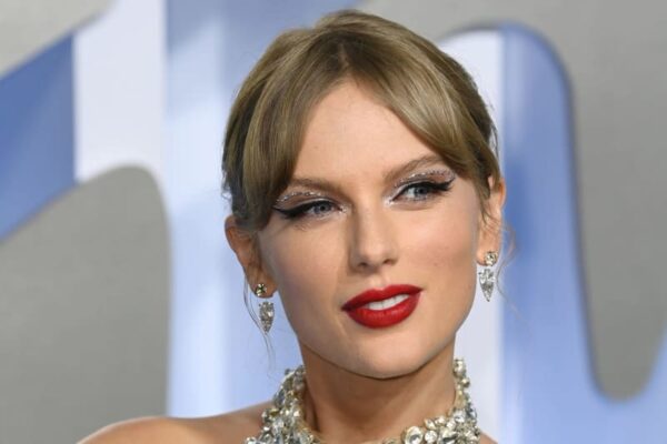 Taylor Swift gives glimpse at personal life on new album ‘Midnights ...
