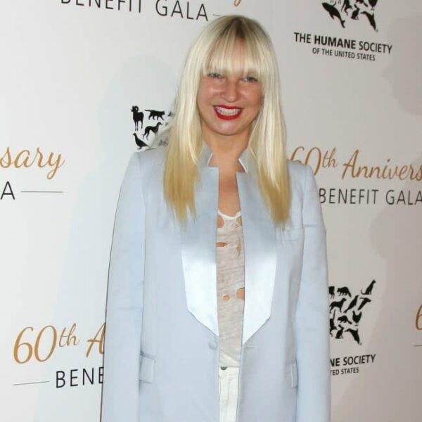 Sia Secretly Marries Boyfriend Dan Bernard In Candlelit Ceremony With ...